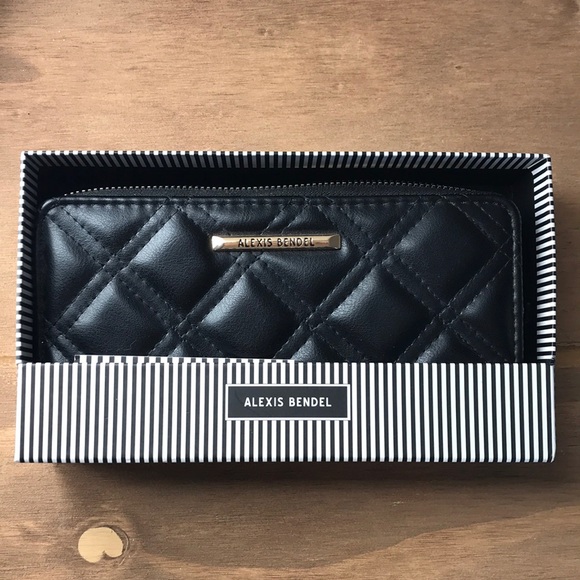 Alexis Bendel | Bags | Alexis Bendel Black Wallet Alexis Bendel Fullzip ...